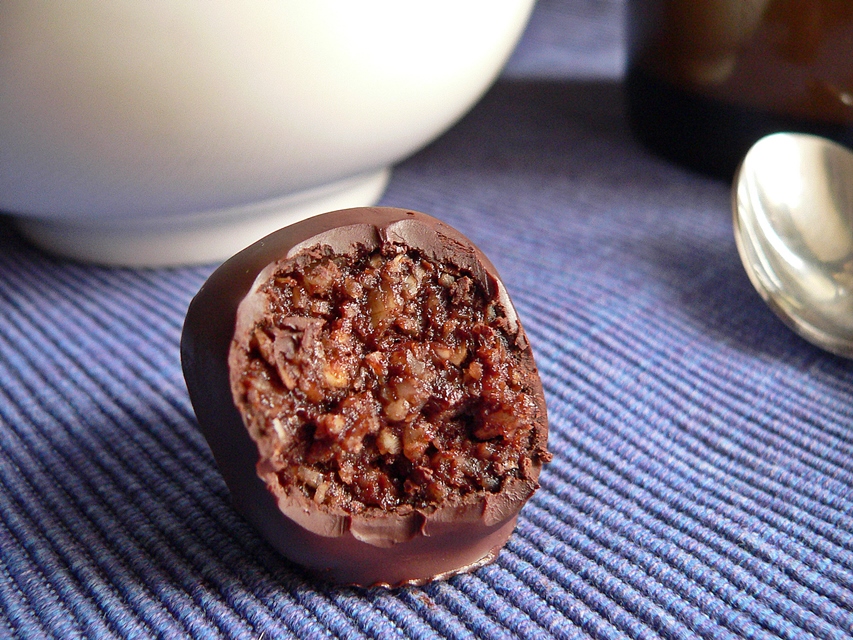 Migdolų ir datulių rutuliukai šokolade | Šeimos virtuvė